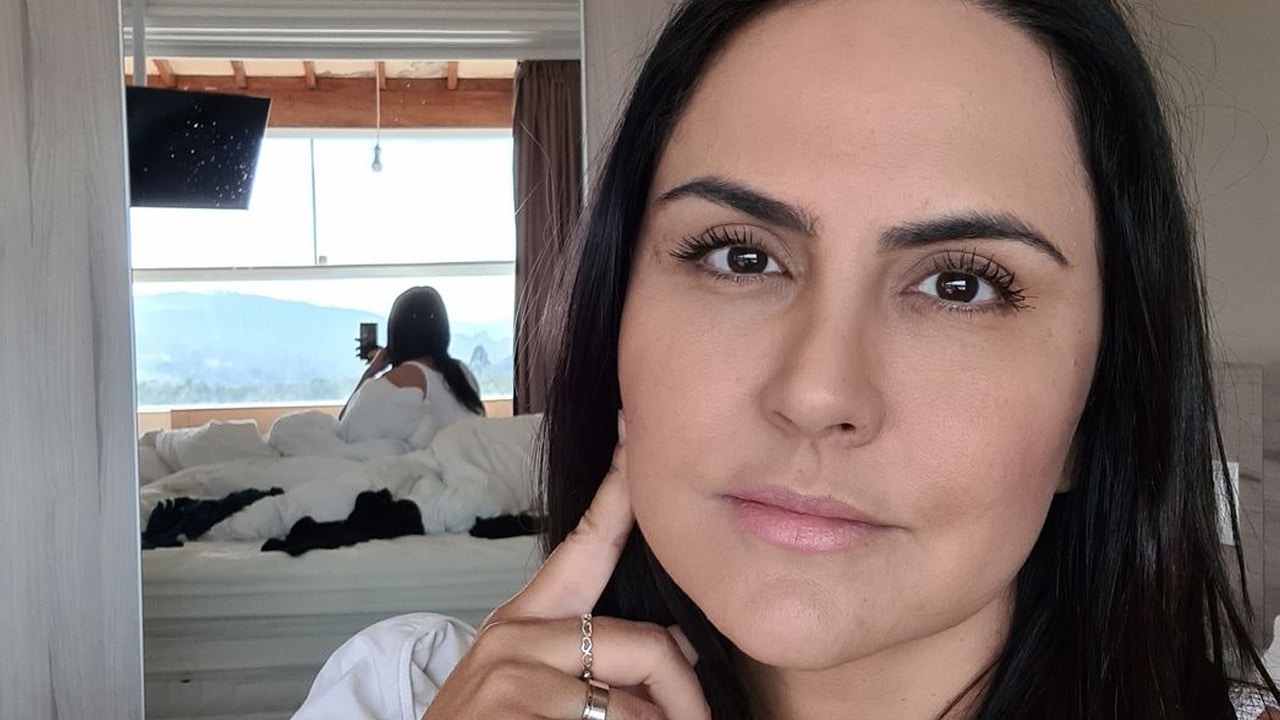 Fora da Record e desempregada, Carla Cecato pede dinheiro na internet