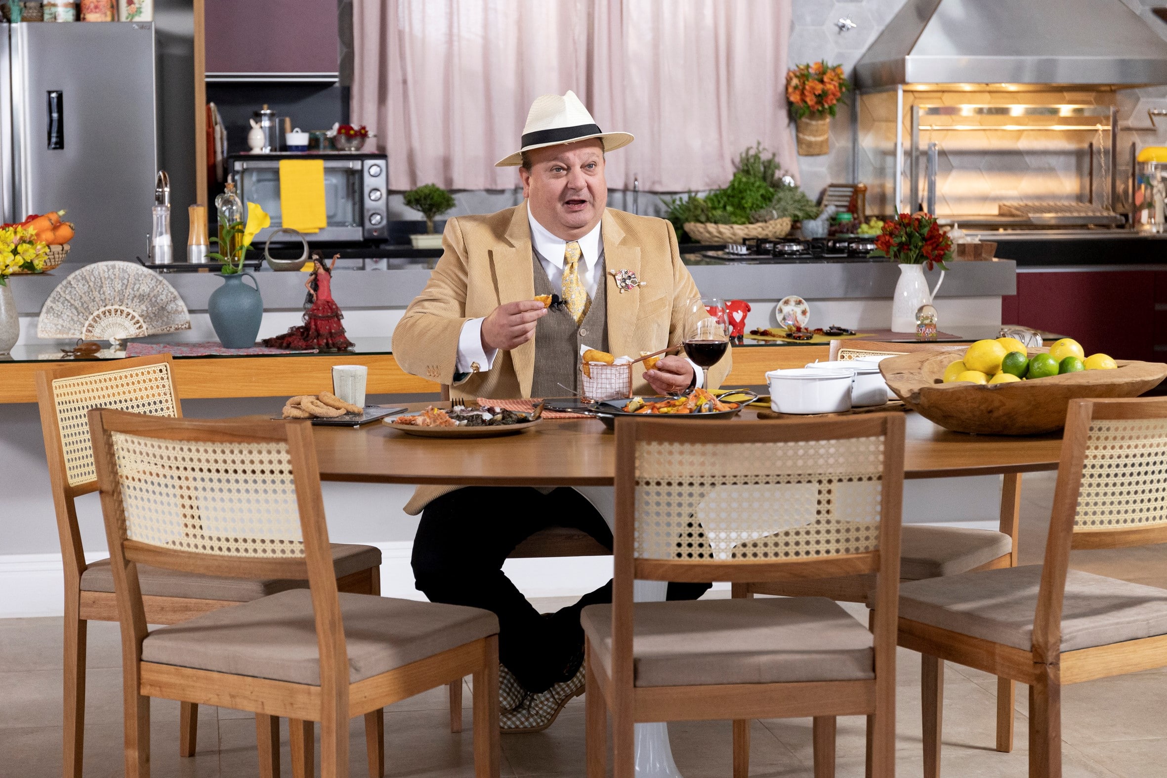 Erick Jacquin celebra a culinária espanhola no programa Minha Receita