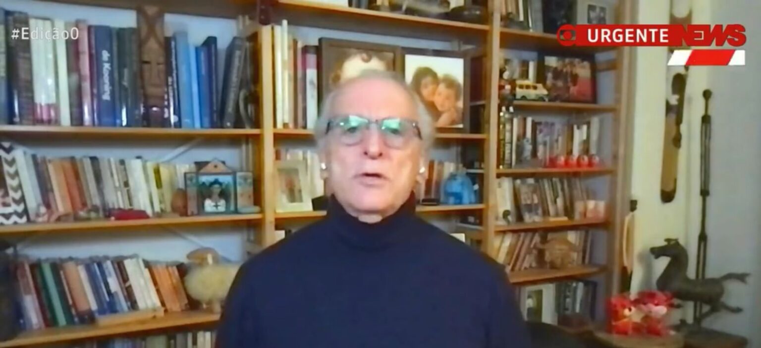 Convidado da GloboNews chama Jorge Pontual de "dinossauro"