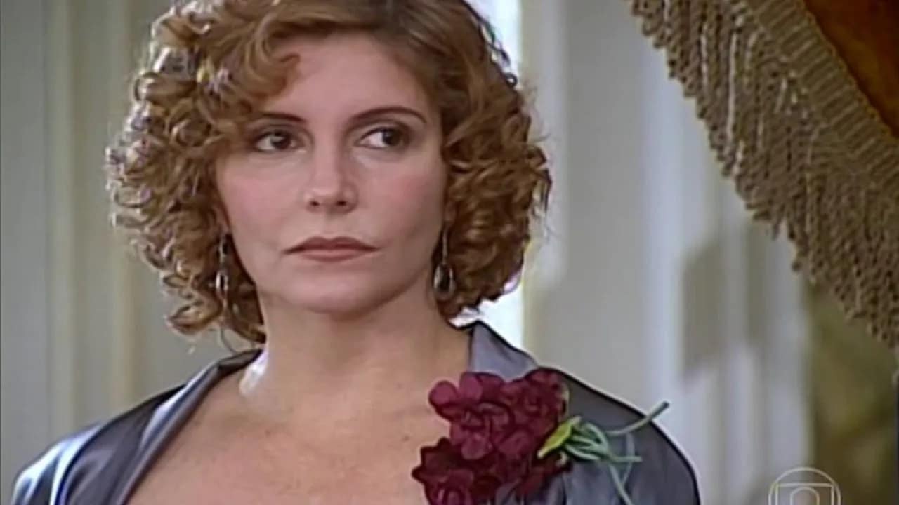 O Cravo e a Rosa: Dinorah é humilhada por Cornélio