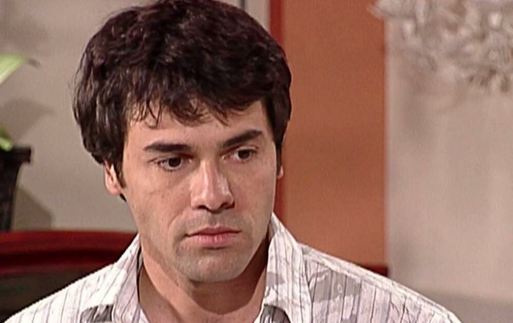 Esmeralda: Casamento de Esmeralda deixa José Armando desesperado