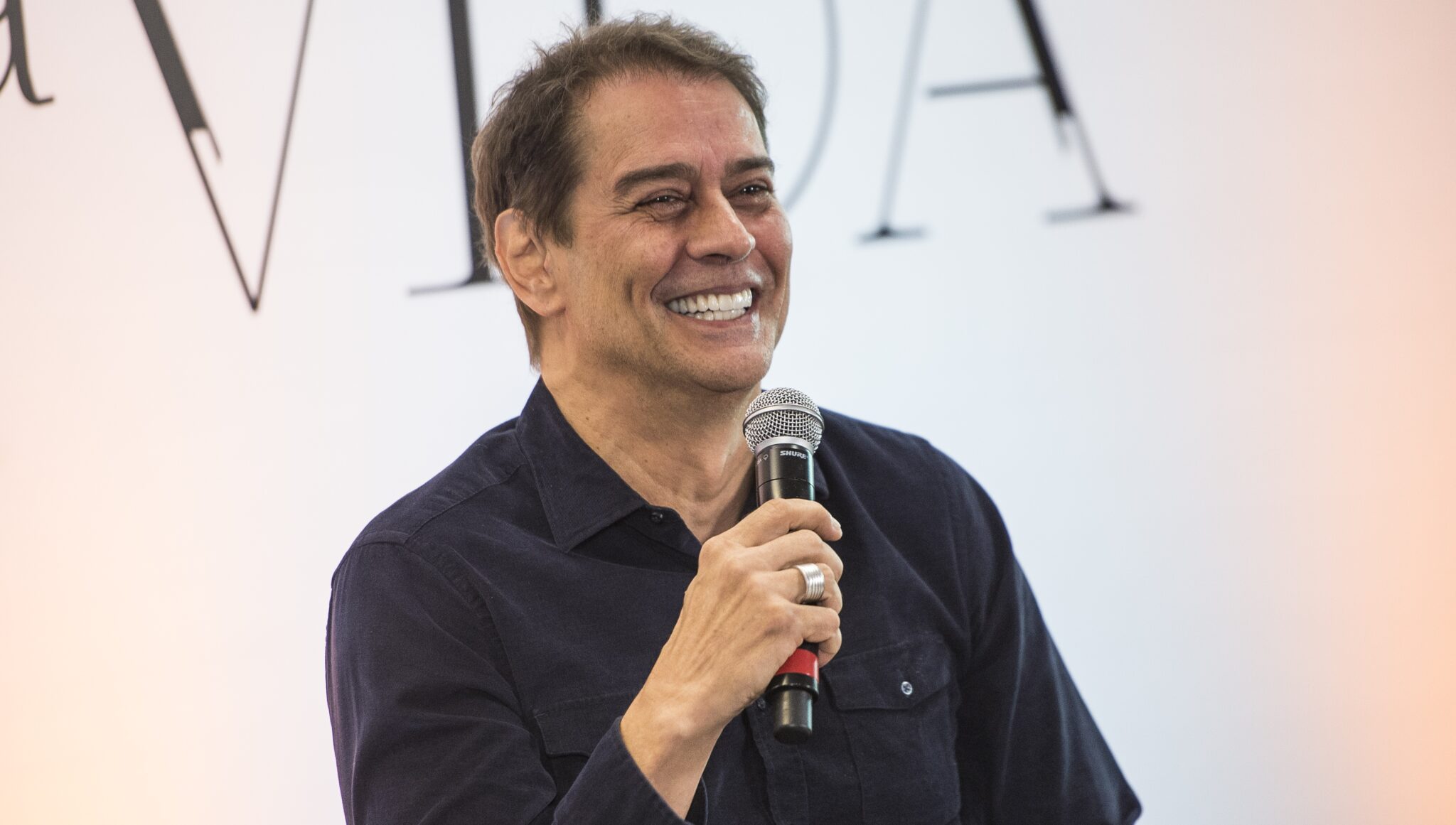 Marcello Antony revela como foi convidado para atuar em Portugal