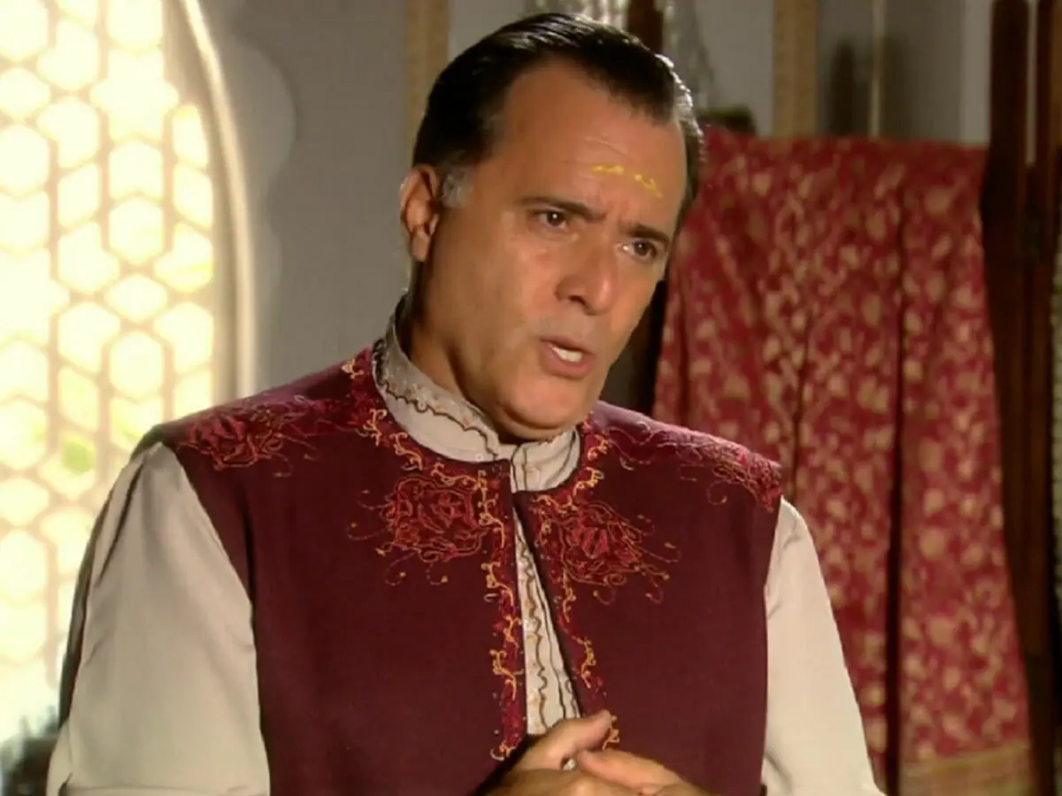 Caminho das Índias: Opash manda telegrama para Chiara