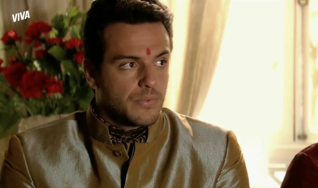 Caminho das Índias: Duda revela a Opash que está grávida de Raj