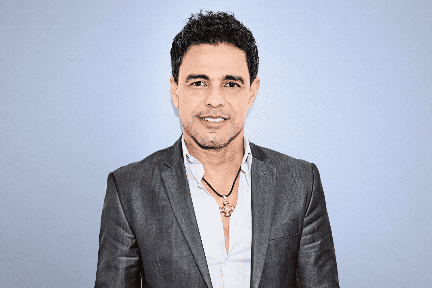 Zezé Di Camargo sobre fã que quebrou seus discos: "Não fará falta"