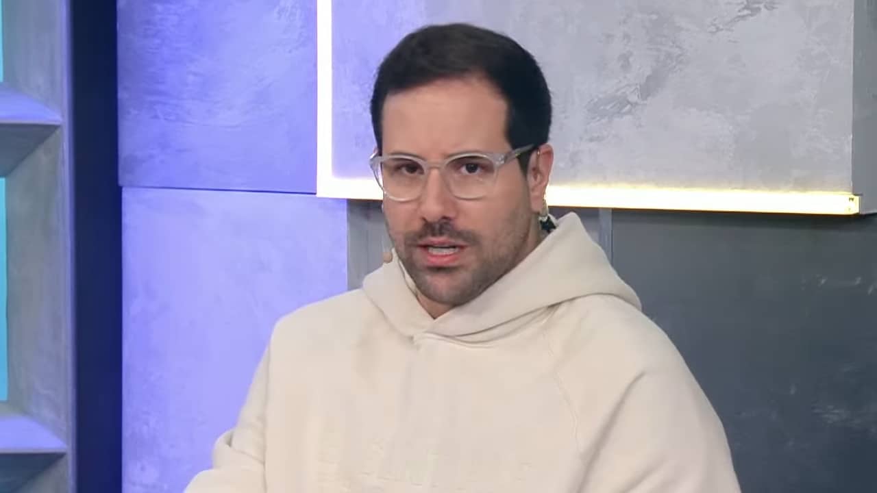 Âncora da Jovem Pan detona caminhoneiros bolsonaristas: “Vagabundos”