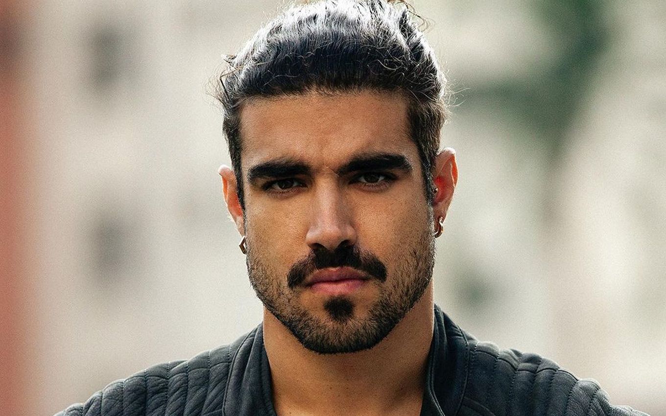 Caio Castro revela planos para 2023 e anuncia pausa na carreira de ator