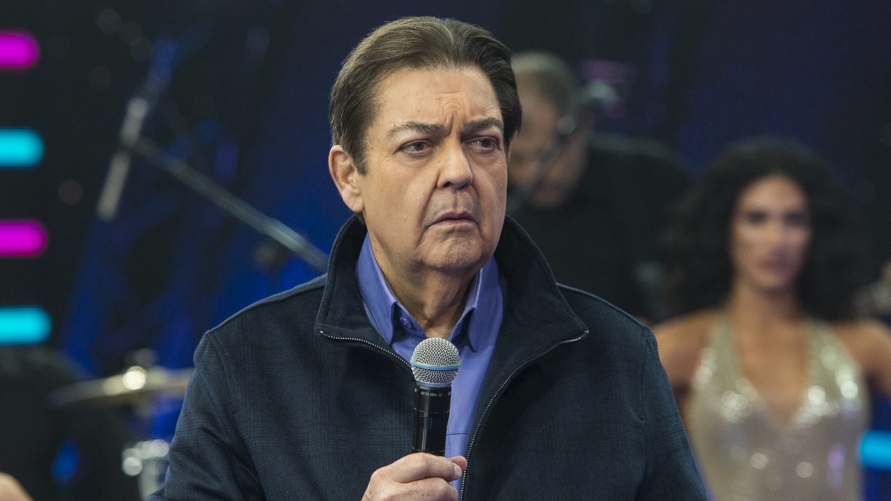 Faustão investe em pobres e vídeos da internet para sair da lama em 2023