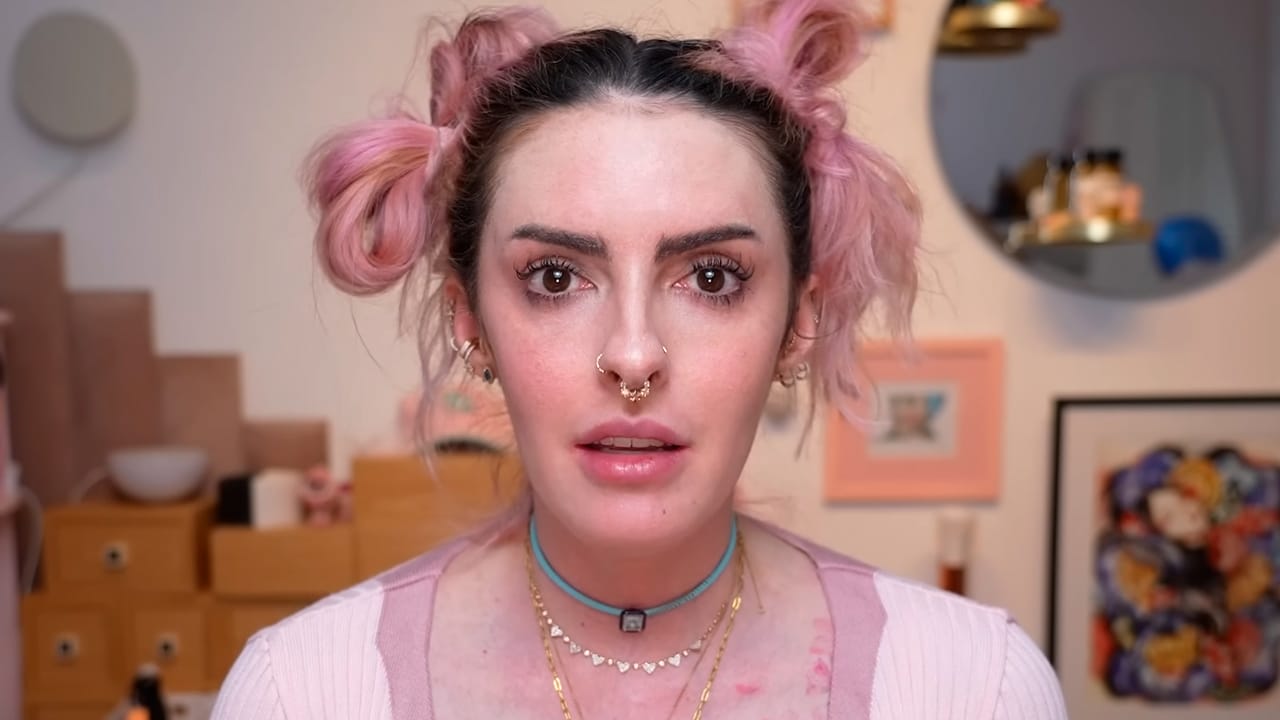 Karen Bachini, influenciadora de maquiagem, revela ser intersexo