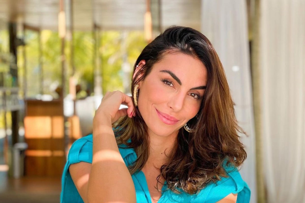 Mel Fronckowiak comemora 12 anos de novela da Record: "Mais simbólicos"