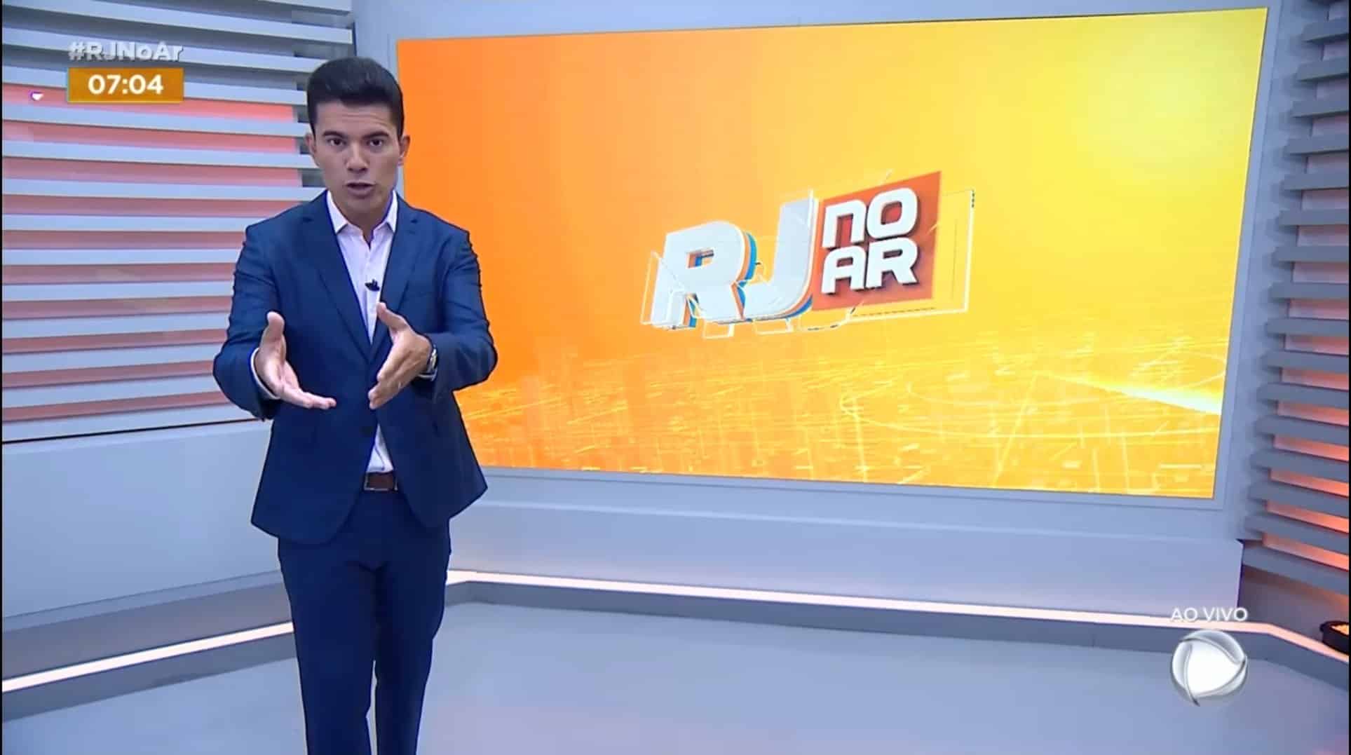 Wagner Montes Filho se emociona ao ganhar novo cenário em jornal da Record
