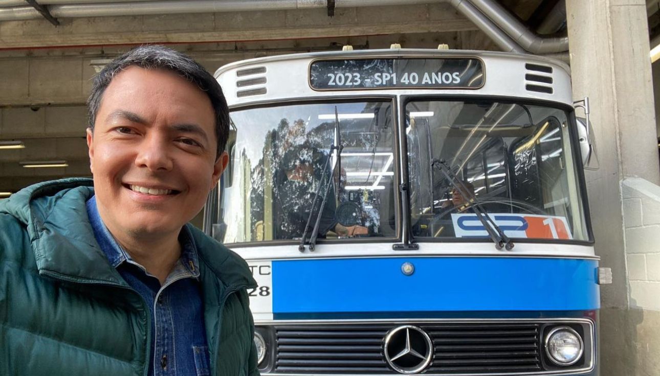 Na Globo, Alan Severiano se emociona ao comemorar 40 anos de telejornal