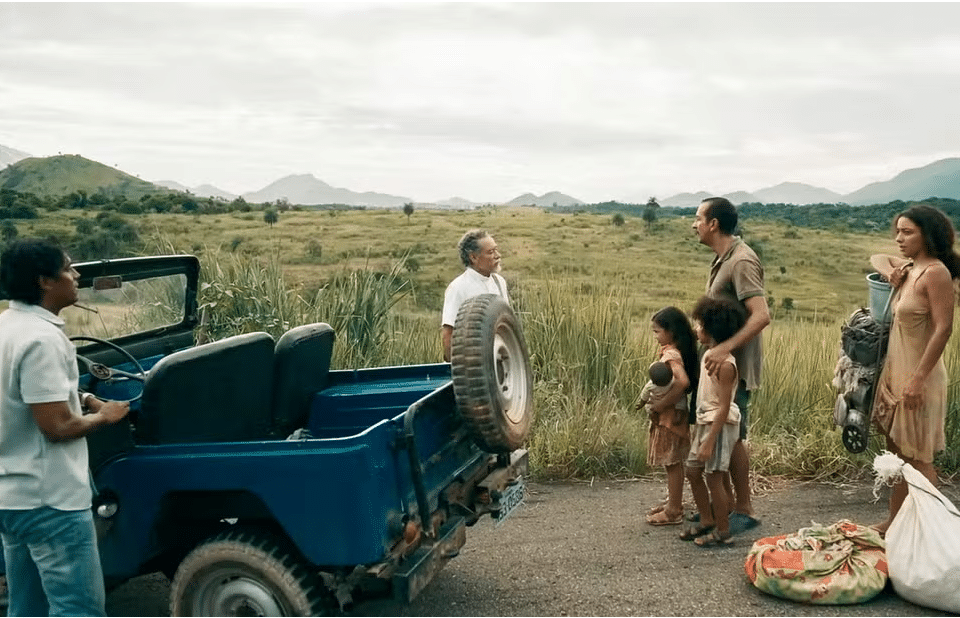 Renascer: Tião Galinha resolve sair em busca de uma vida melhor para a sua família