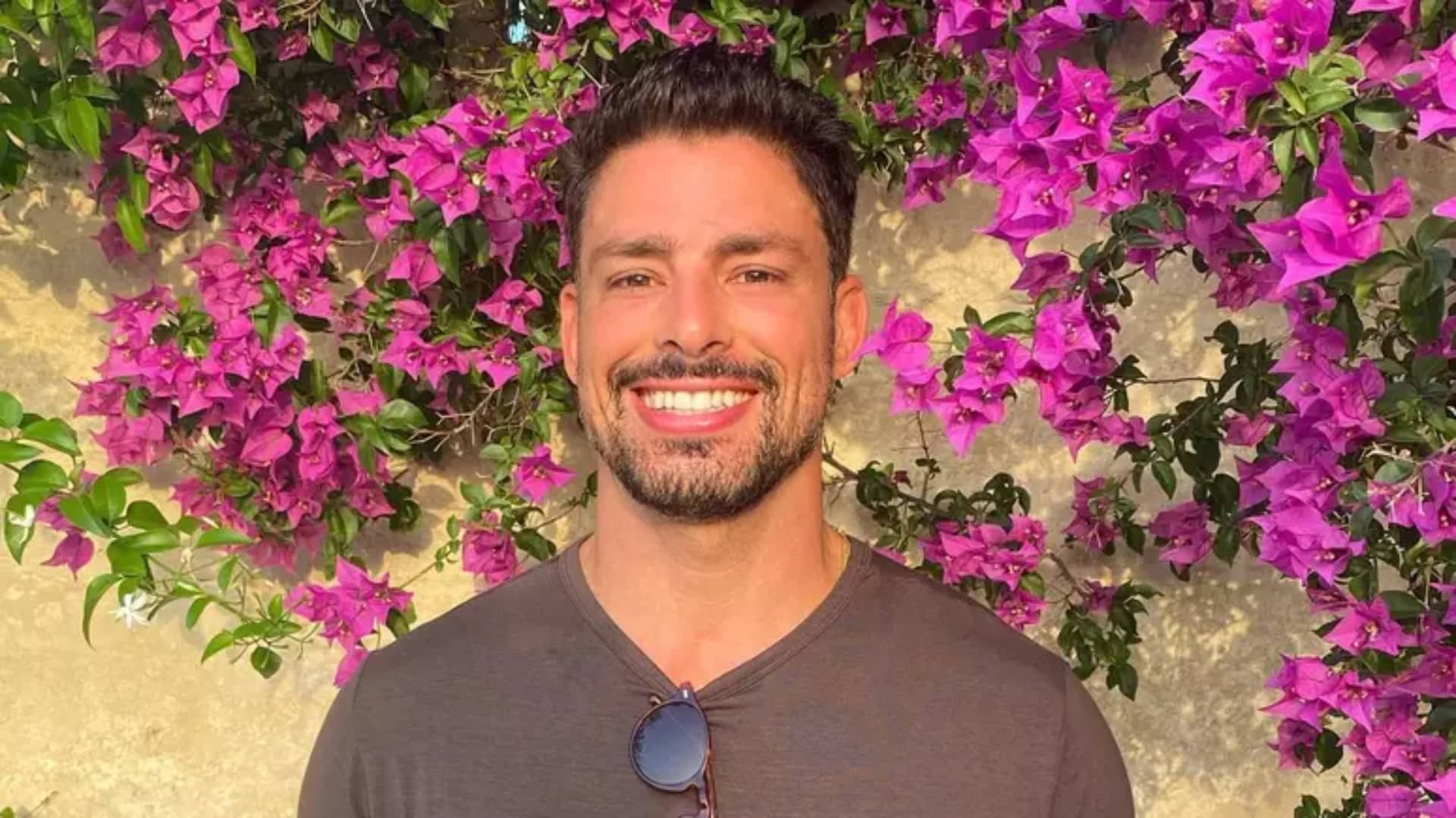 Cauã Reymond dá prova de poder na Globo e estreará como roteirista em série