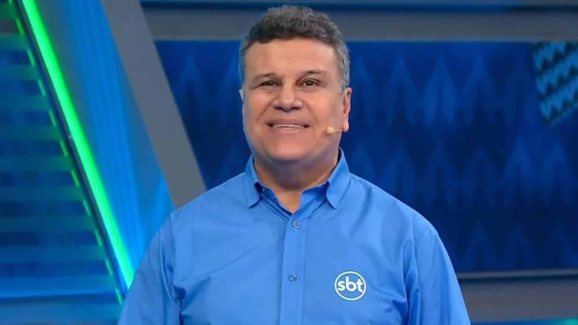 Téo José volta para a Band depois de 6 anos e assume comando do Jogo Aberto