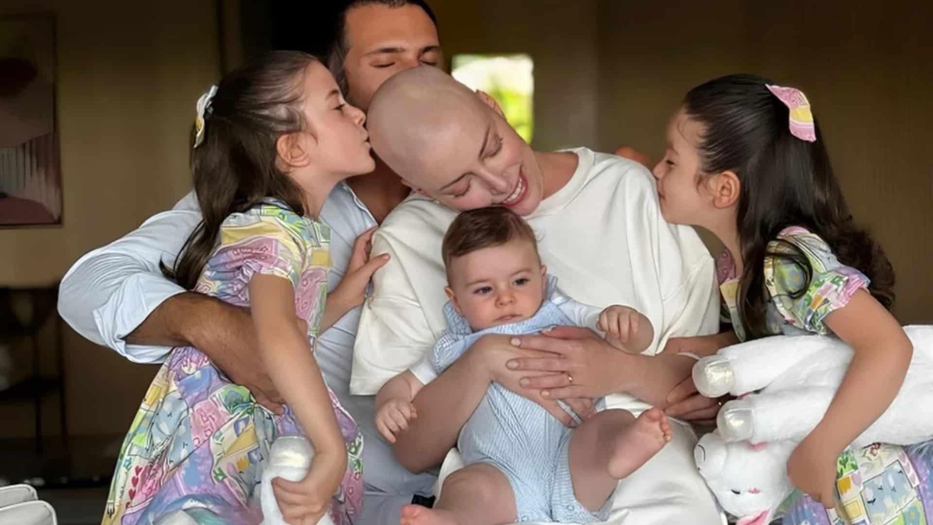 Com câncer, filha de Roberto Justus volta para casa depois de ...