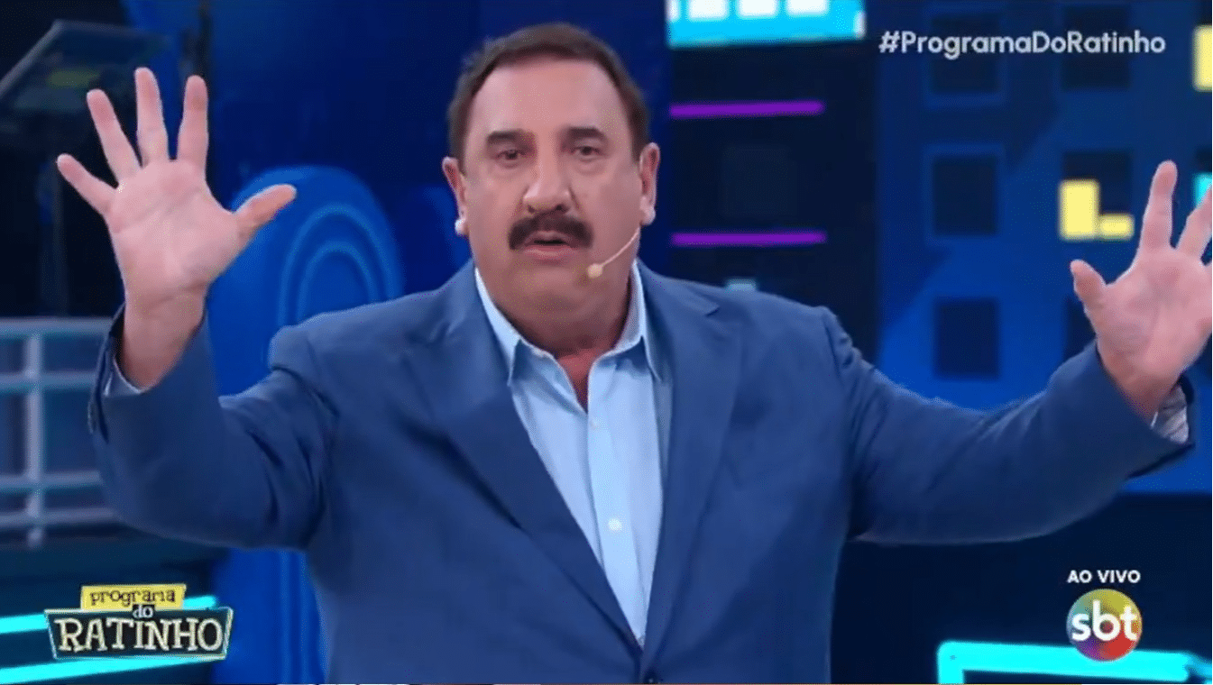 Ratinho se revolta e dá bronca em funcionário durante programa no SBT