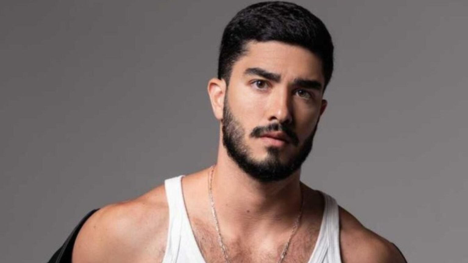 Em Mania de Você, Leo Bittencourt celebra 1º trabalho na Globo como convidado