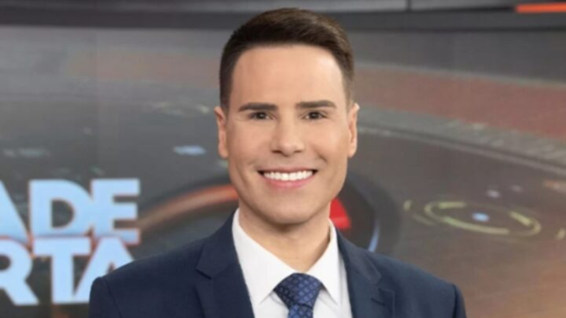 Luiz Bacci revela que tem analisado propostas, mas ainda está preso à ...