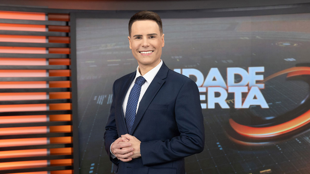 Luiz Bacci assina contrato com SBT para comandar novo jornal e ...