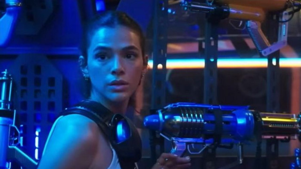 Cinema 26 de hoje (01/01): Globo exibirá o filme Besouro Azul